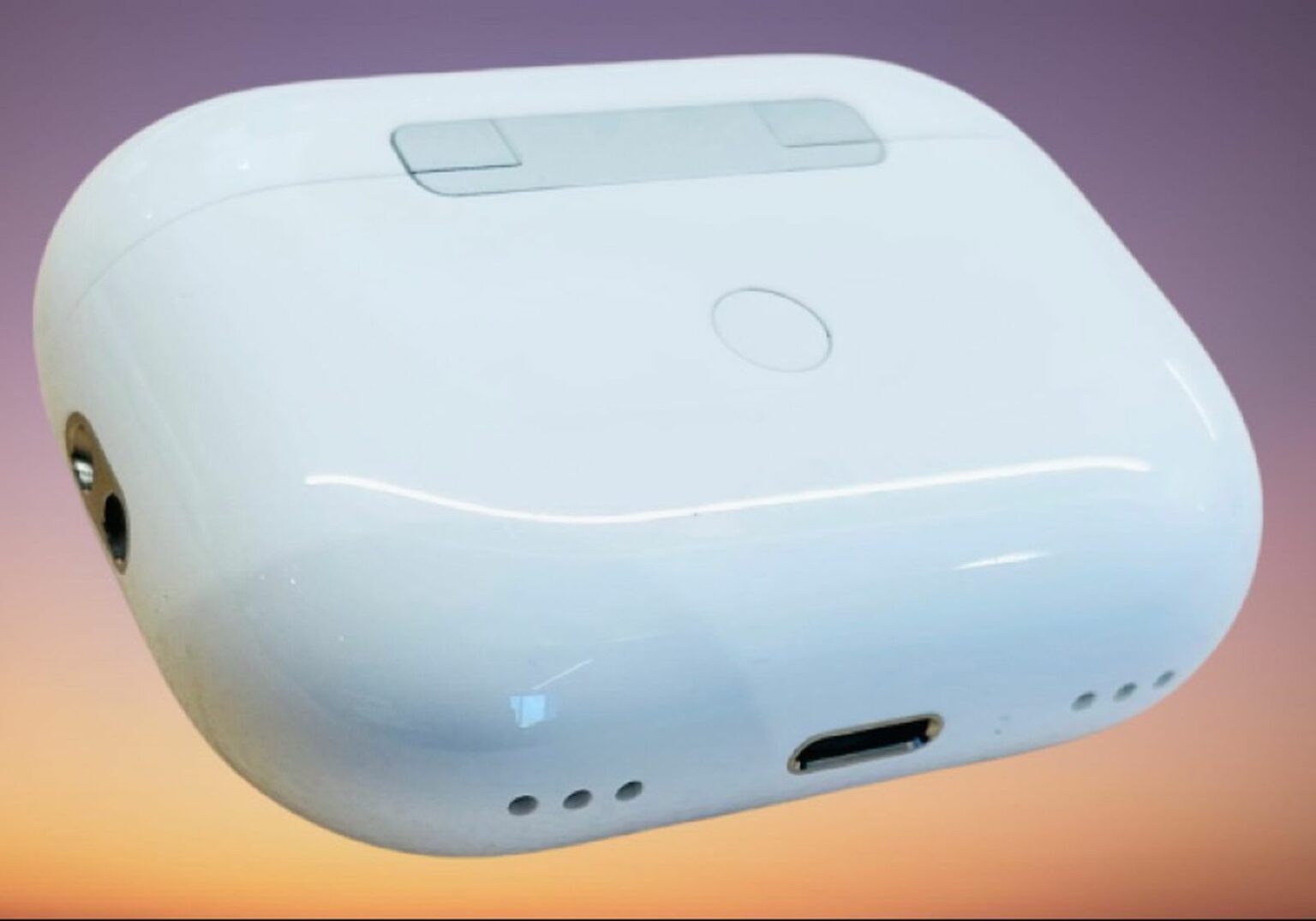 New images claim to show AirPods Pro 2 for the first time - AppleTrack